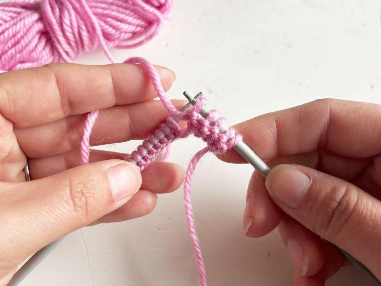 Stricken lernen: rechte und linke Maschen stricken